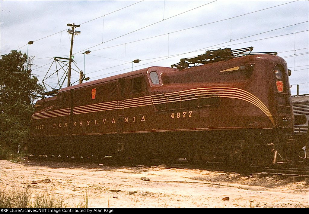 NJT GG1 4877 in PRR livery
